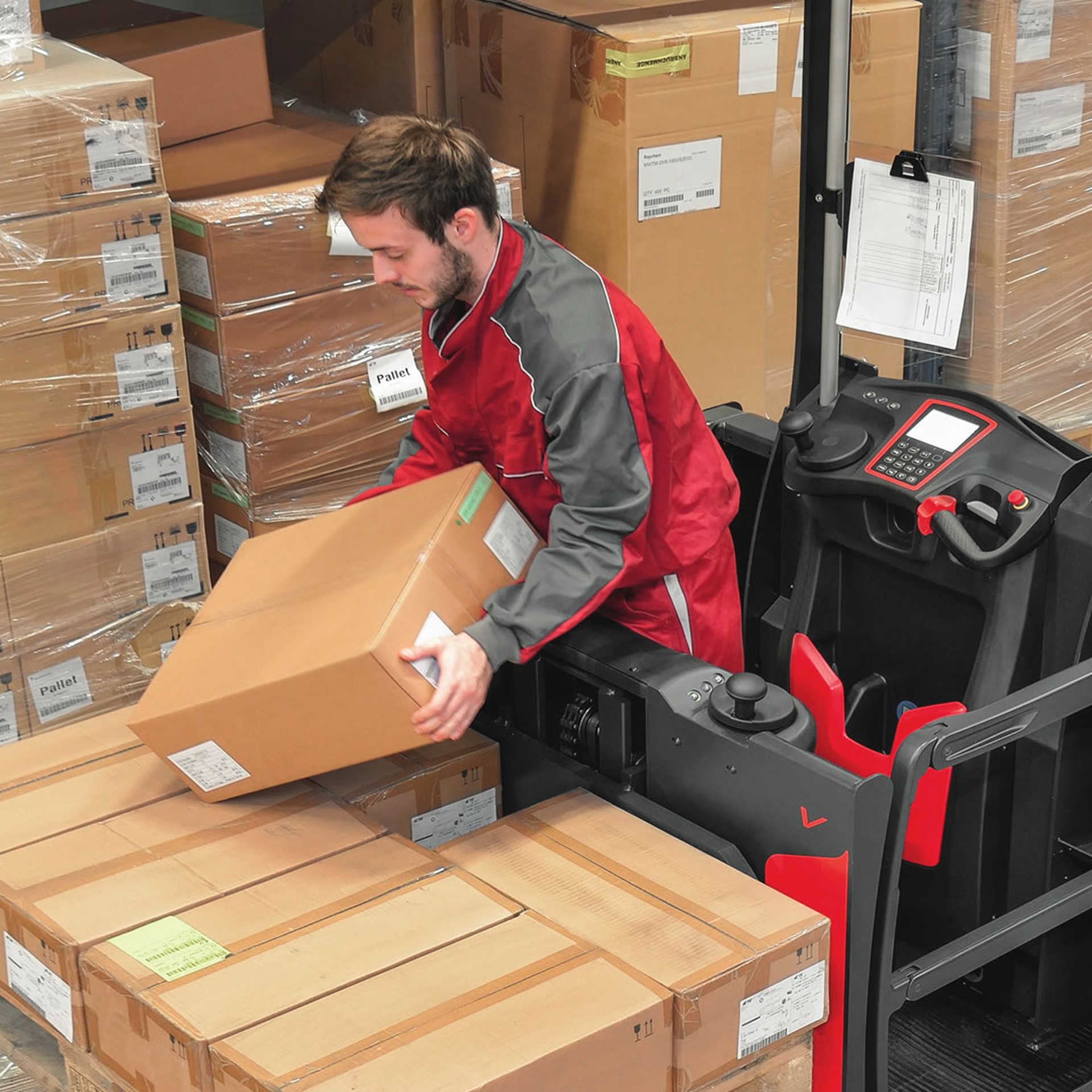 Kommissionierer von Linde Material Handling Schweiz